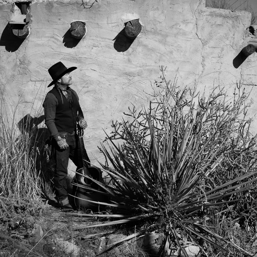 Charlie Overbey – «If We Ever get Out» – Cosmonauta Radio